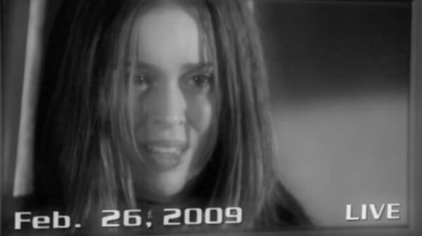 Charmed saison 2 : cette prémonition de Phoebe qui vous fera prendre un ...